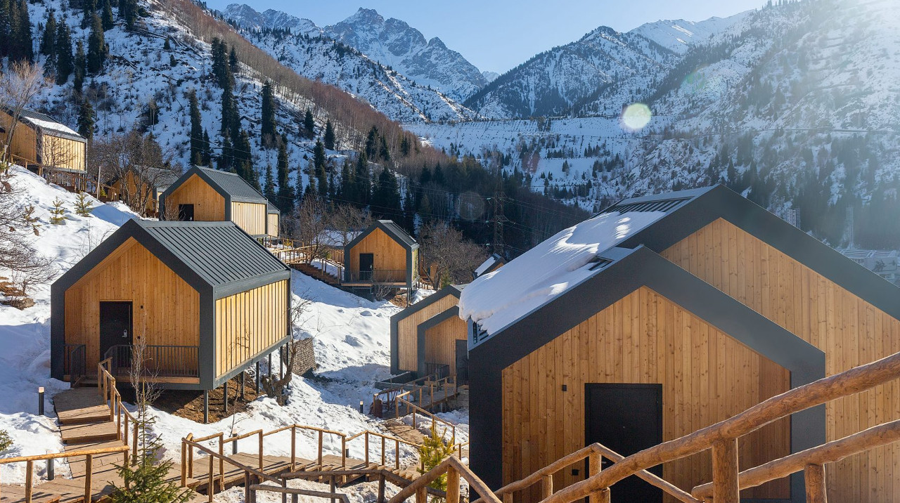 Qazaq Auyl. Alone with nature